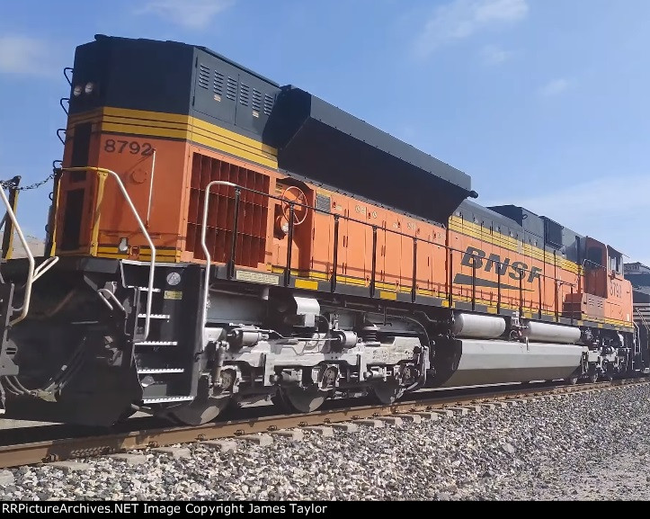 BNSF 8792